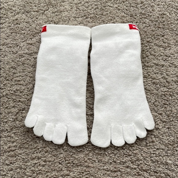 Injinji | Underwear & Socks | White Injinji Toe Socks | Poshmark